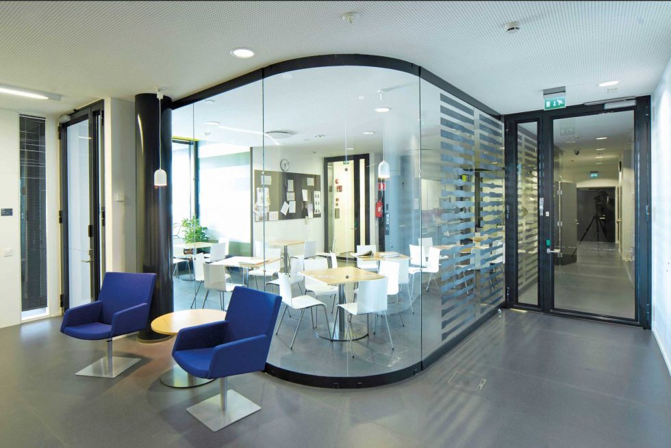 Curved glass walls - Scan-Mikael