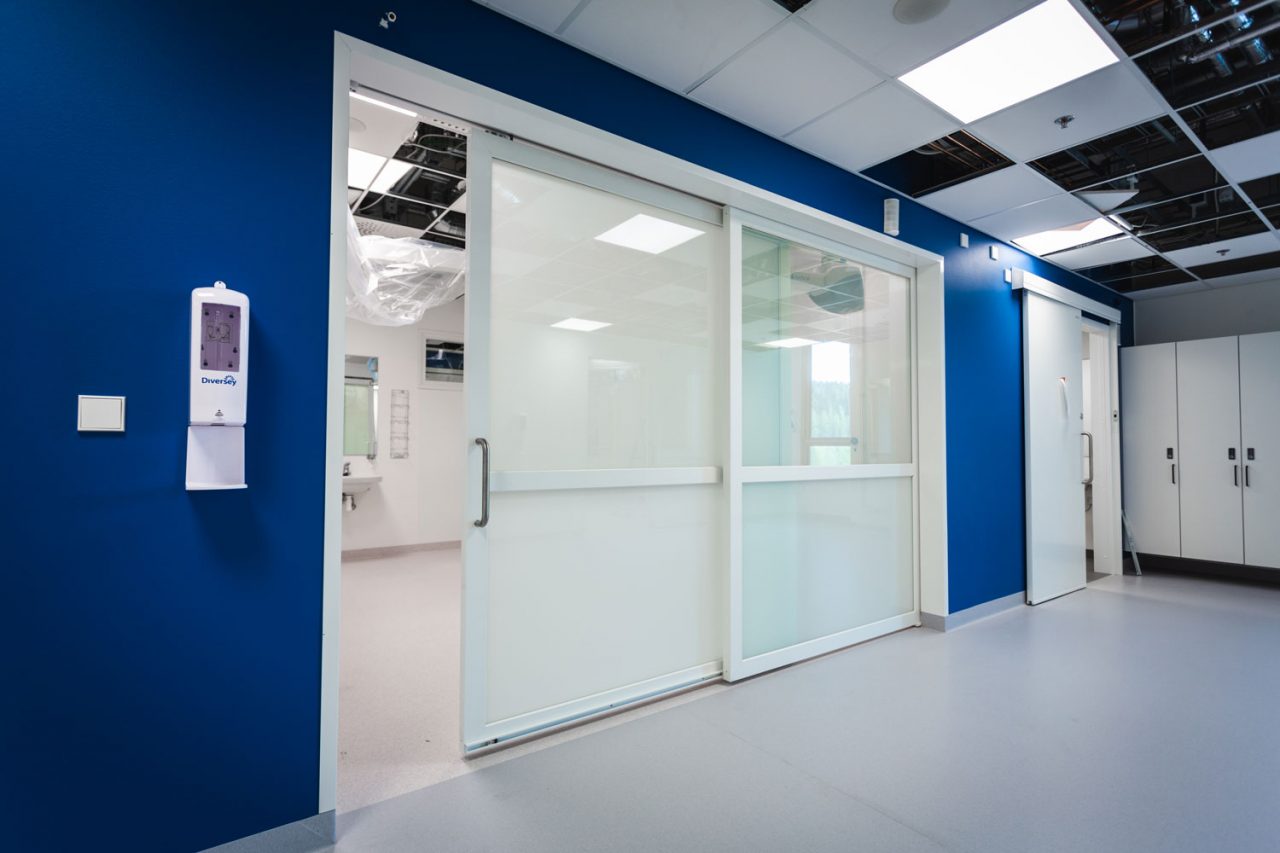Hospital glass walls - Scan-Mikael